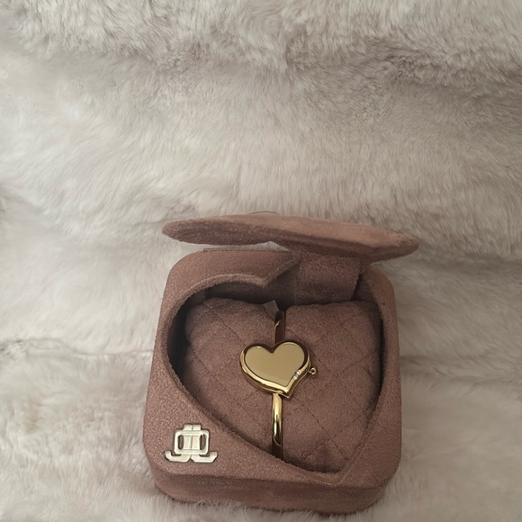 Jennifer Lopez | Accessories | Jlo By Jennifer Lopez Heart Shaped Watch ...